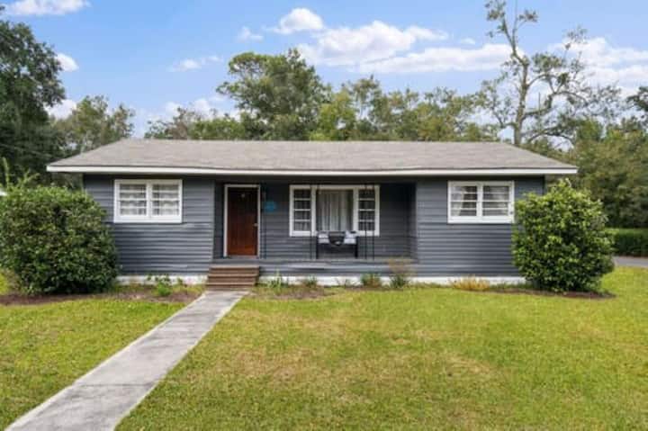 Louie's Beach Bungalow - Gulfport, MS
