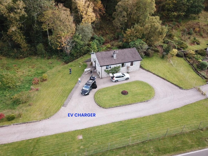 Oaktree Cottage, Overlooking Loch Fyne - Inveraray