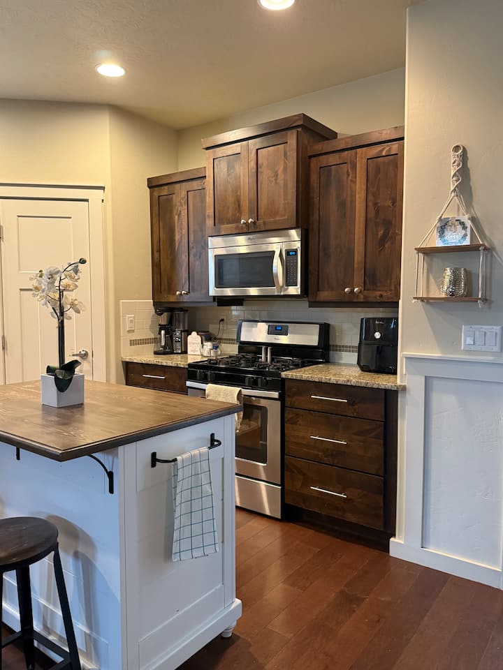 Hazelwood Cottage - Boise, ID