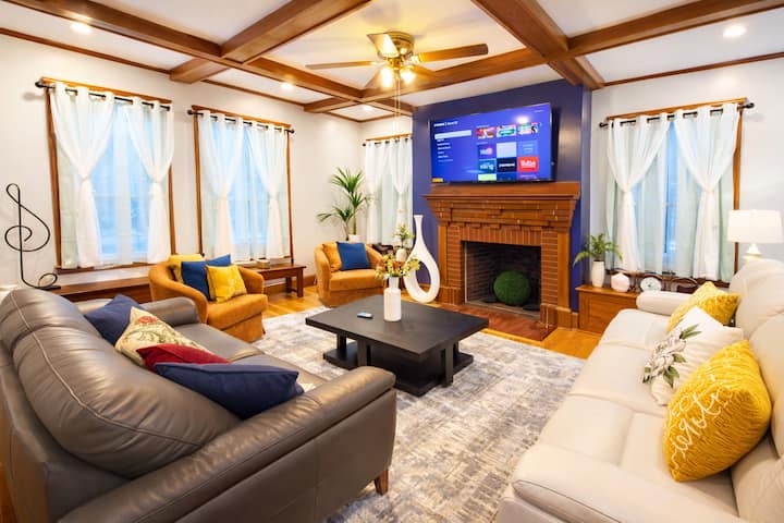 Elegant West Side 3br Unit W/ King Suite - Worcester, MA