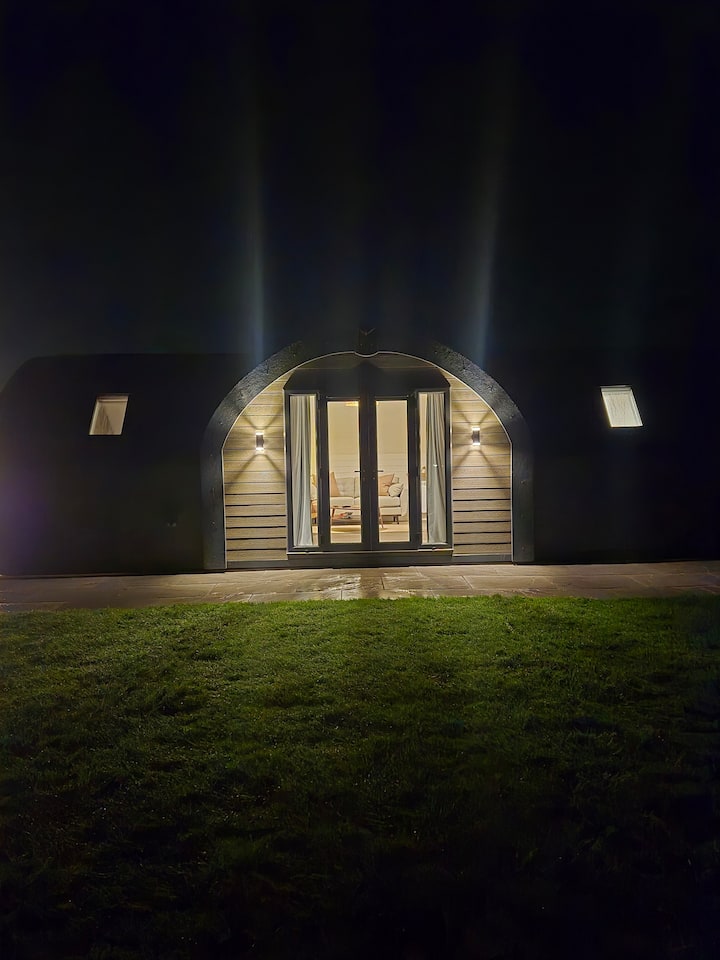 'Clunie' Enjoy Hot Tub Views Cabins At The Roost - Blairgowrie