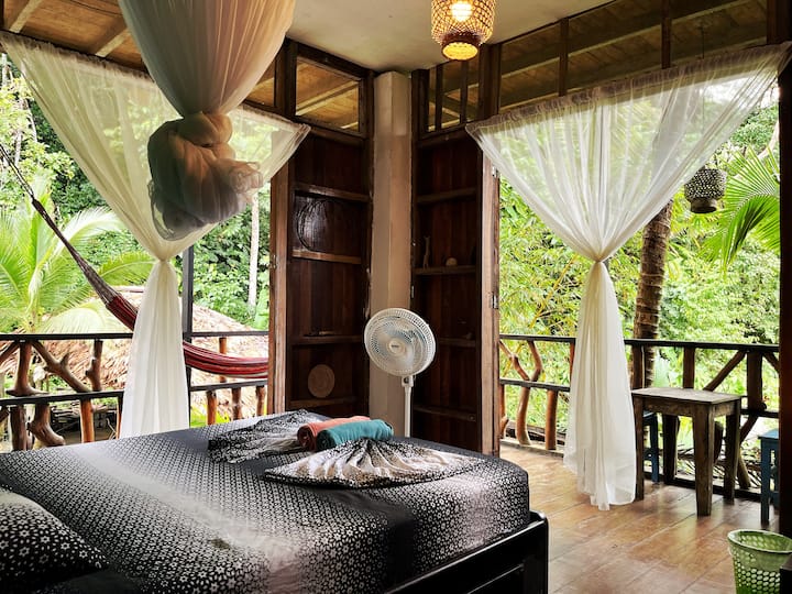 Ecoturismo En El Mar Pacífico Colombiano - Choco