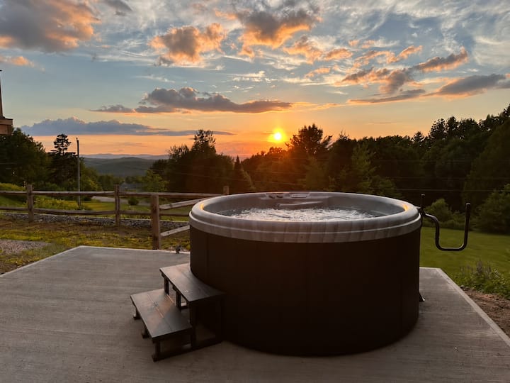 2t Stunning Sunsets, Ac, Fire Pit, Foosball - Littleton, NH
