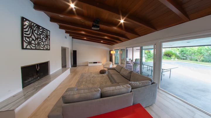 Modern And Spacious Family Home In View Park - Culver City