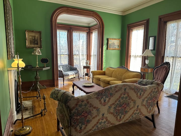 1865 Gilded Age Victorian In Downtown Muskegon - Muskegon, MI