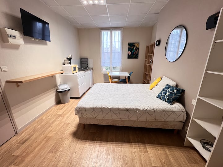 Beau Studio Au Calme à 300m De La Gare Et Du Cv - Niort