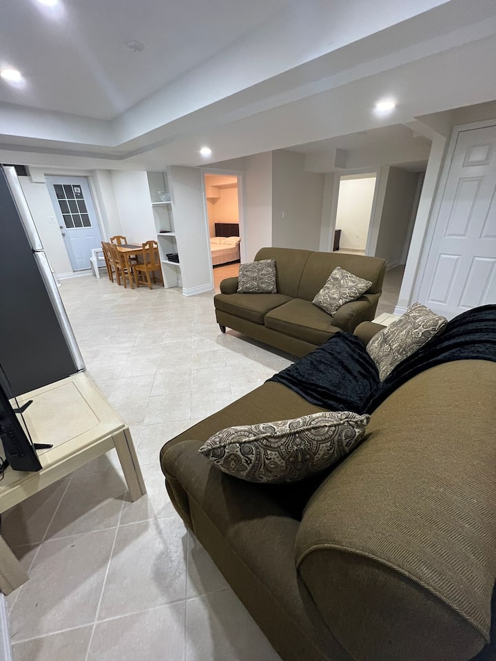 Fully Furnished Legal Basement Apartment - Brampton