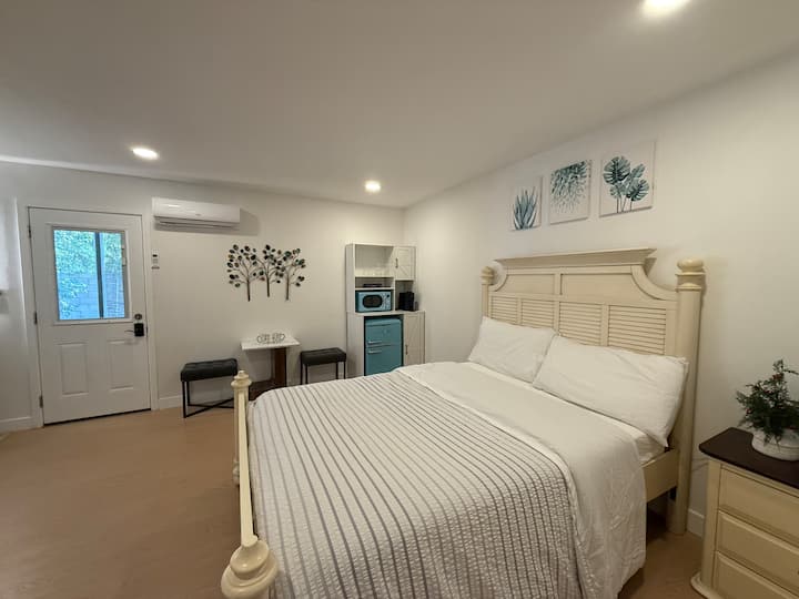 Huntington Beach Stylish In-law Suite - Huntington Beach, CA