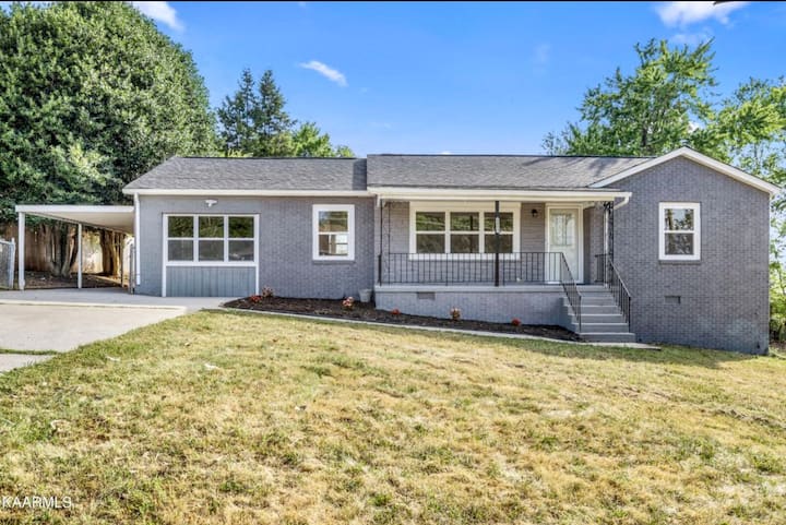 Kozy On Kentwood In Knoxville - Knoxville, TN