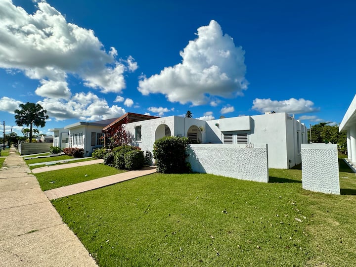 Dorado Del Mar Home Walk To The Beach - Dorado