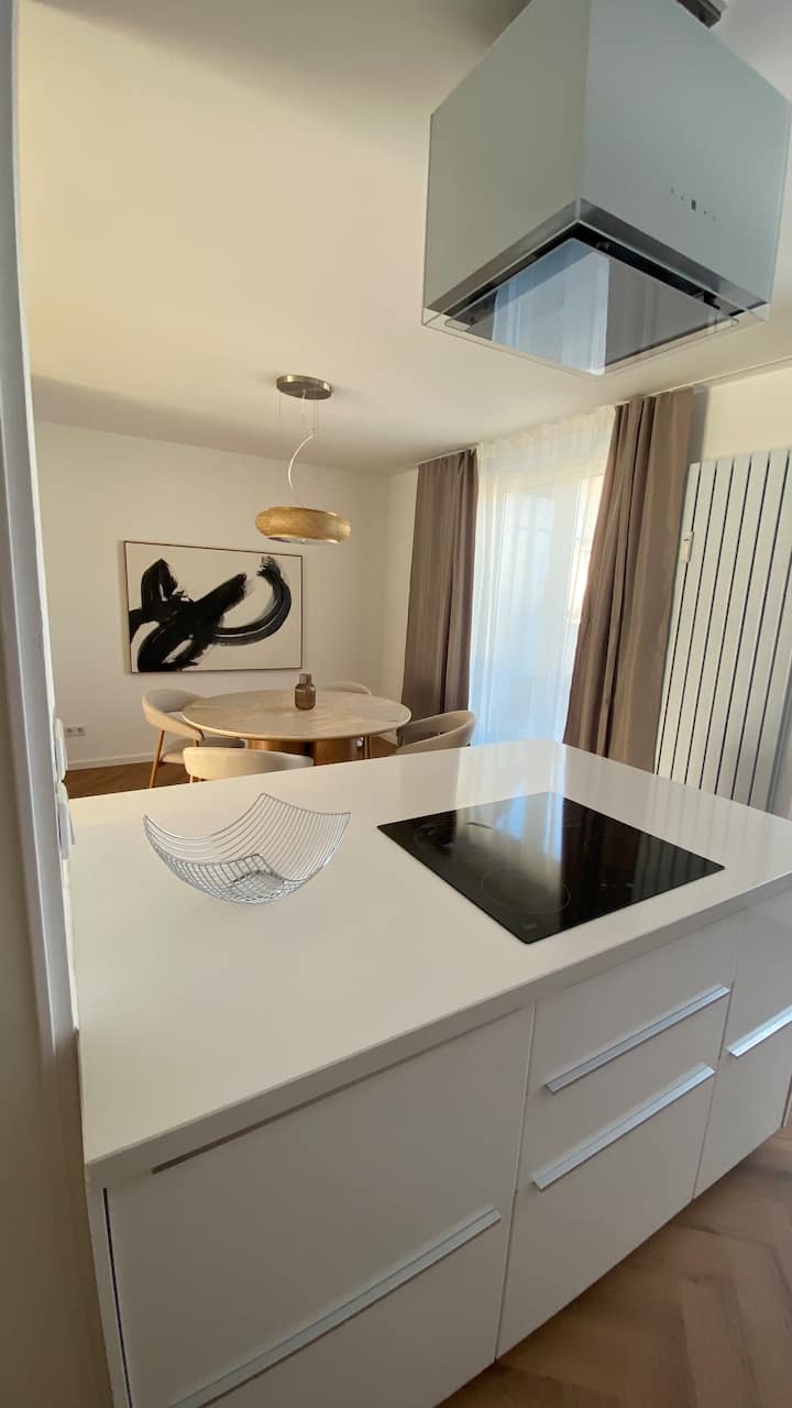 Schöne Wohnung In Zentraler Lage - Düsseldorf