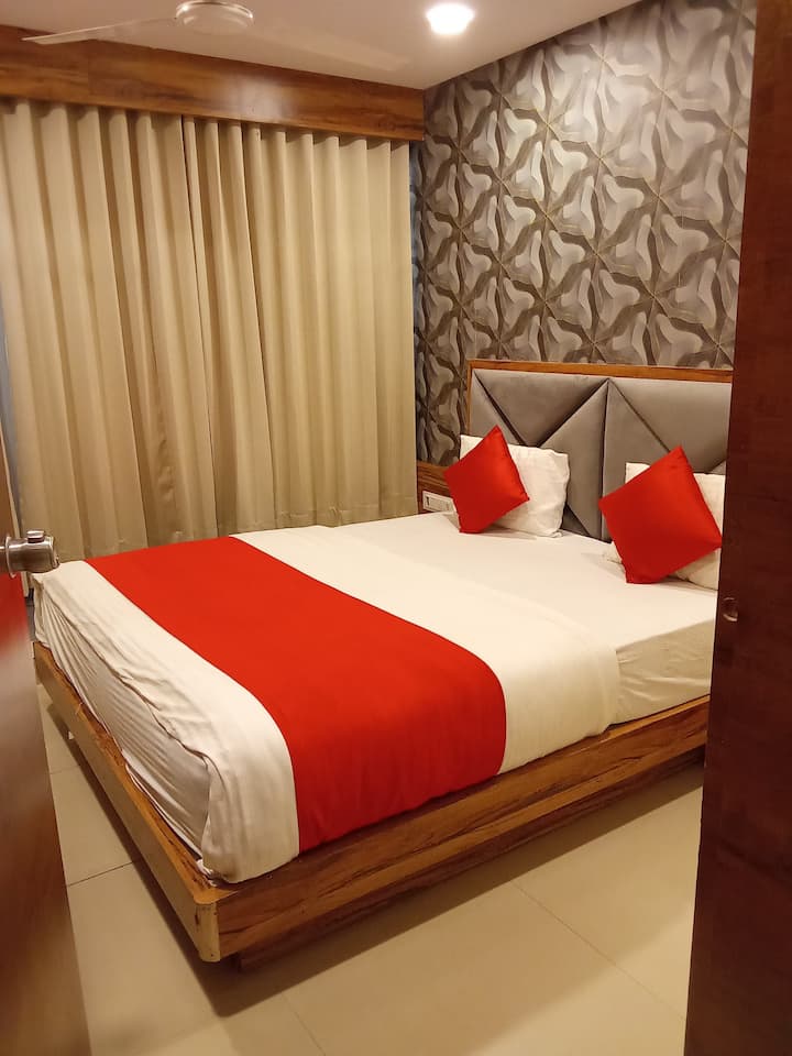 Elegant Deluxe Room@ Saiyed Vasna • Prime Location - 바도다라