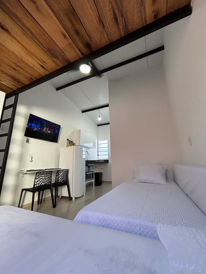 Kitnet Moderna Com Mezanino – Perto De Bonito/ms - Jardim