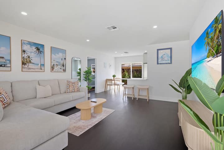 Heated Pool (Shared) - 1.5 Miles To Beach - Pompano Beach, FL