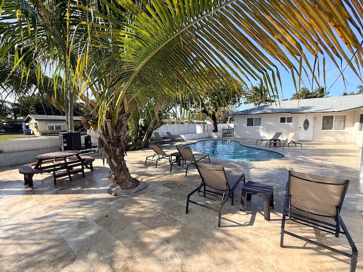 Heated Pool - 1.5 Miles To Beach - Pompano Beach, FL