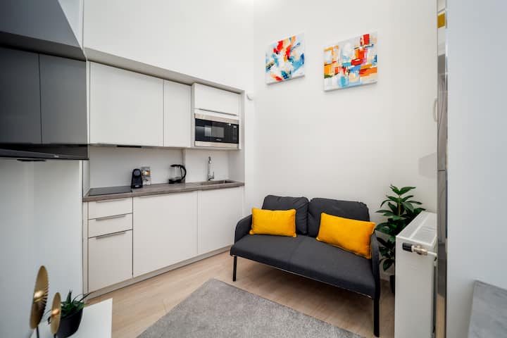 2025 Renovated Free Parking Studio2 @Corvinapartms - Budapest