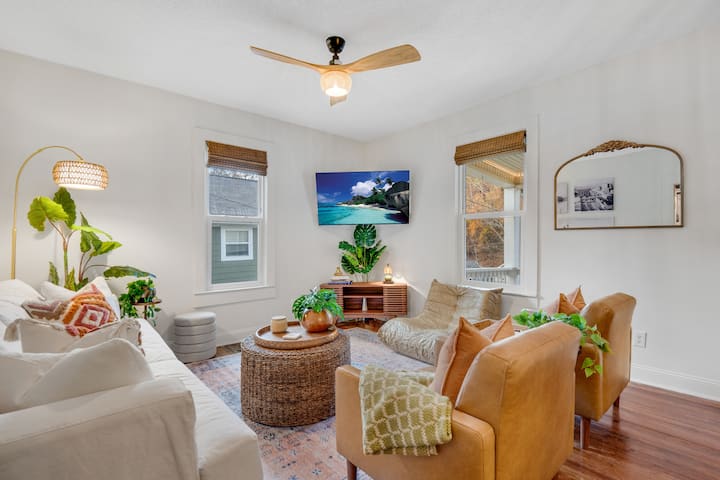 Northshore Chattanooga Bungalow • Sleeps 6 - Chattanooga, TN