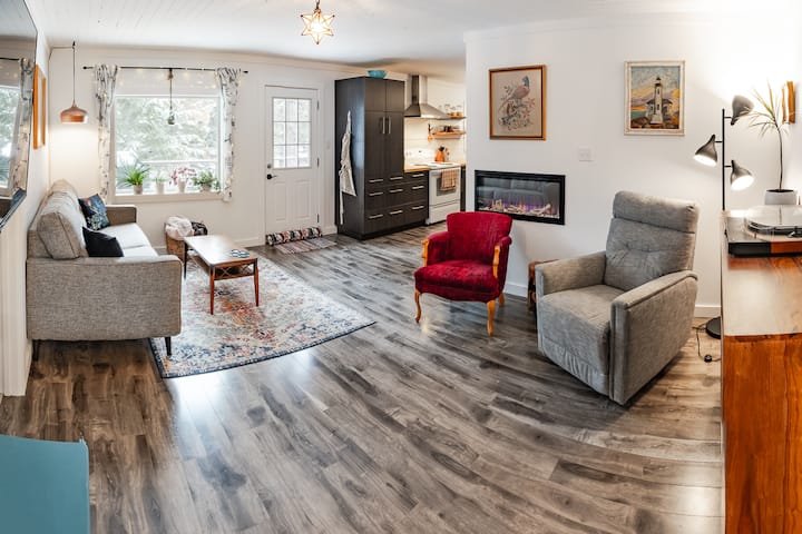 Golden Adventure Hq• Private Home (10 Min To Town) - Canada