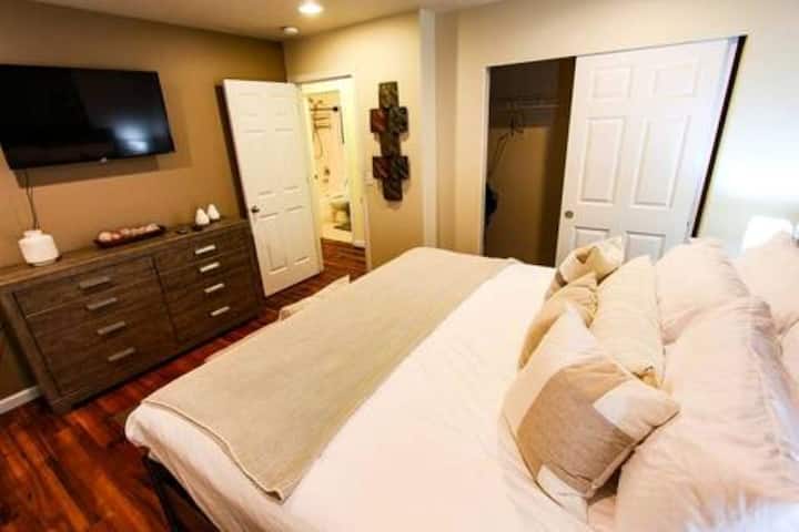 Private Entrance/king Bed/smart Lock/laundry - Tacoma, WA