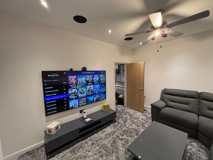 Absolutely Stunning Luxurious 1 Bedroom Flat - Chingford