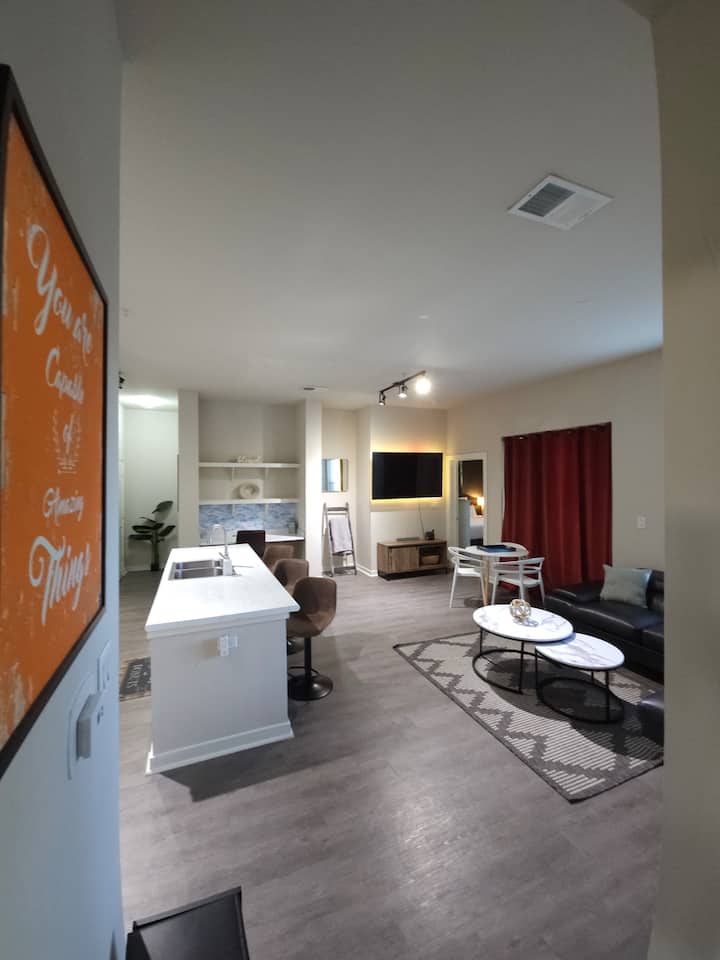 Fun Spacious 2 Br King Bed, Prime Location! - The Colony, TX