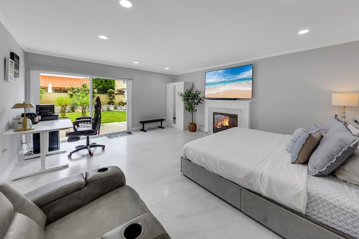 Stylish 1br Hideaway • Huntington Beach - Huntington Beach, CA