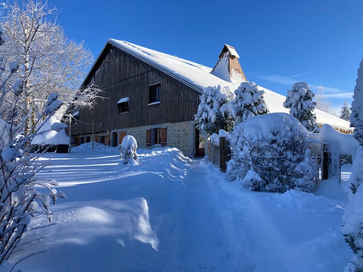 Gîte Les Gentianes Dans Le Doubs à 
1 100 M D'alt. - Pontarlier
