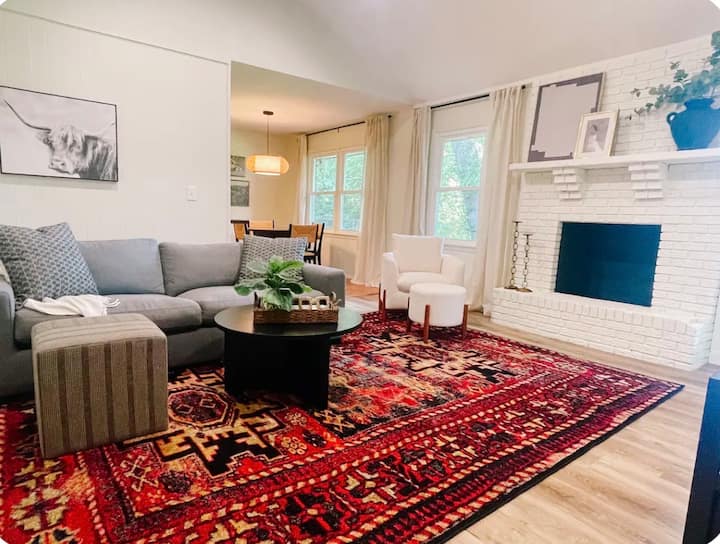 Cozy Home Near Bass Pro, Hospitals & Universities - Springfield, MO