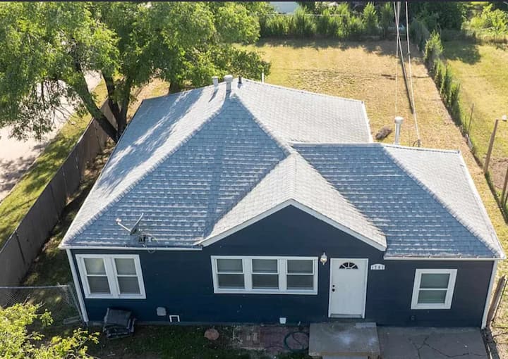 Spacious 3br Home + Office Near Wsu - Wichita, KS