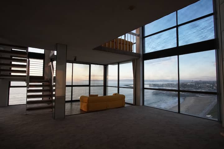 Skyhaus Infinity Horizon | Oceanfront Penthouse - Hermosa Beach, CA