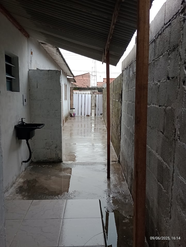 Kitnet Simples.
Local Tranquilo E Famíliar. - Ilha Comprida