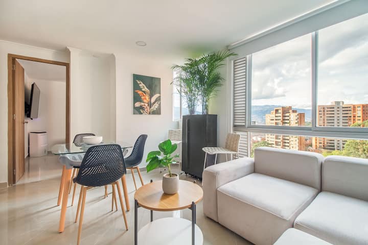 Lujoso Apartamento En El Poblado/ Wifi + Guest Ok - Medellin, Antioquia, Colombia