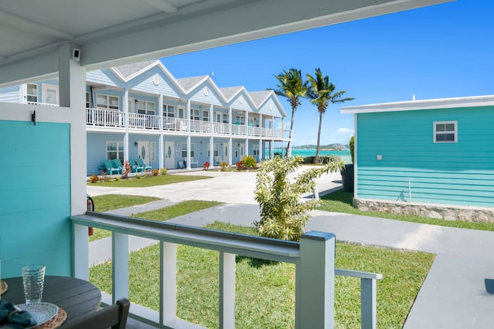 New Completely Renovated Seaside Villa-hideaways - Bahamas