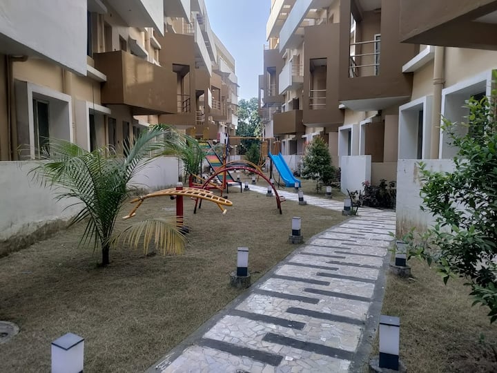 Grande Ellora, Ground Floor, 5bhk Service Apartmnt - Kolkata (Calcutta)