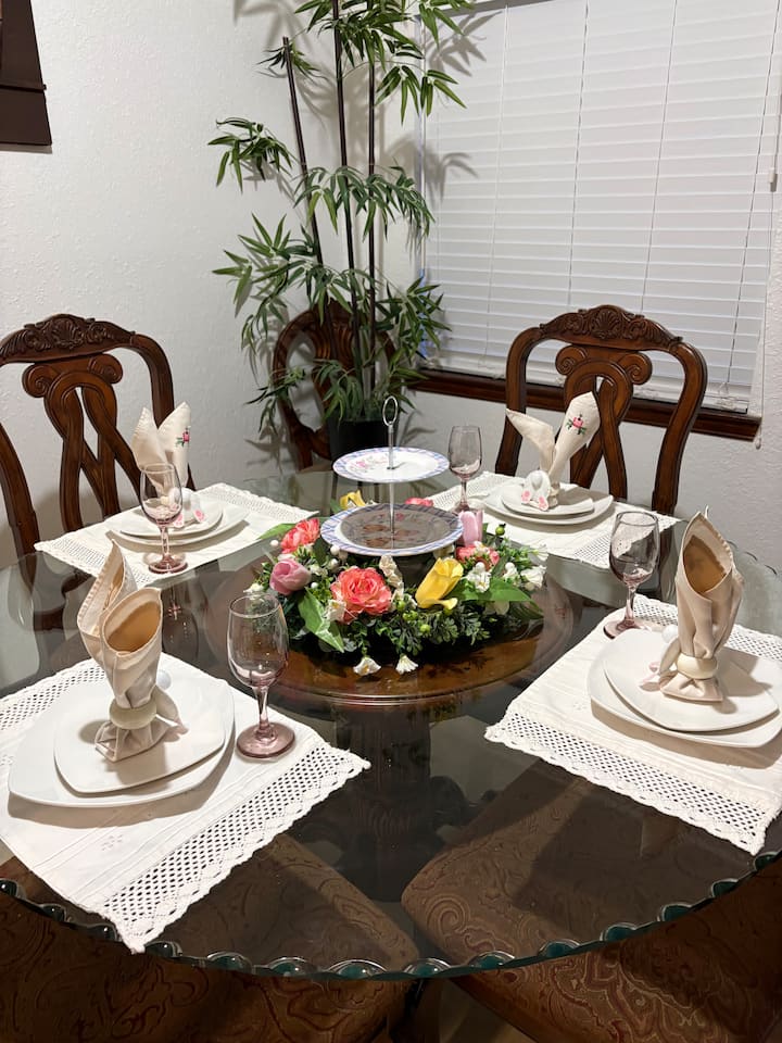 Home Away From Home
4 Br*2 Ba*7 Beds* 1sb - El Paso, TX