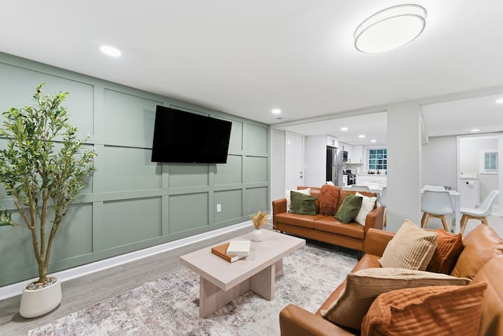 Modern Family Home Sleeps 8 Free Parking - Gotham City, Austell