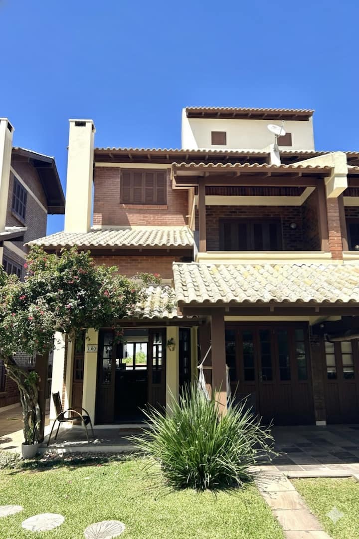 Sobrado, Cond. Plaza Guarita, 3 Quartos. - Torres