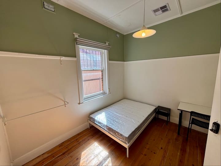 Largs Bay Gem - Port Adelaide