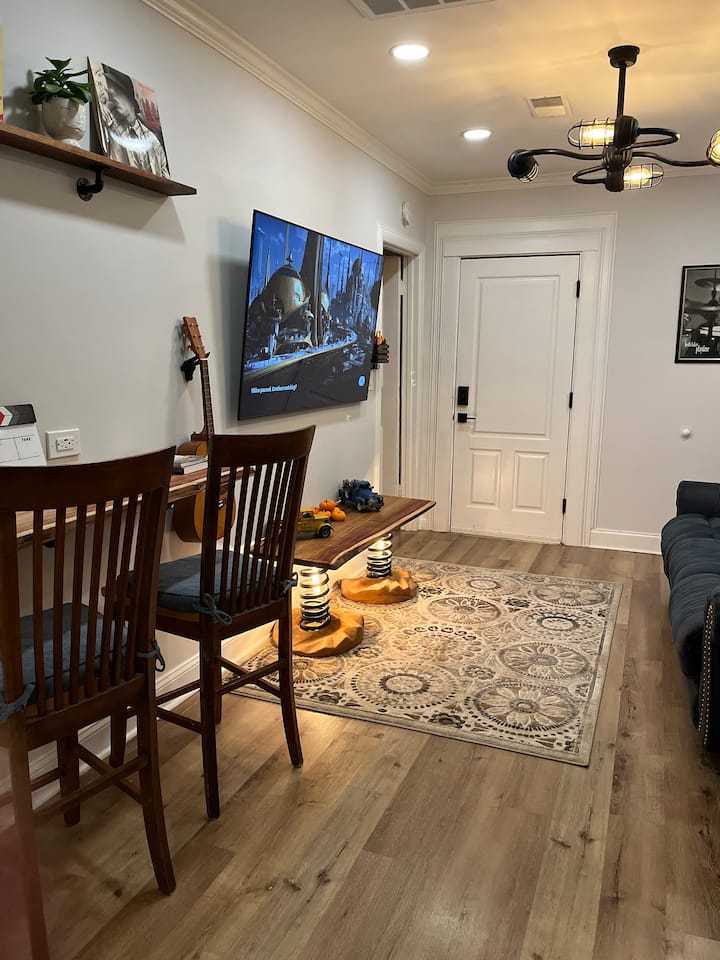 Cozy Downtown Cottage - Parking, Pet Friendly! - Wilmington, NC