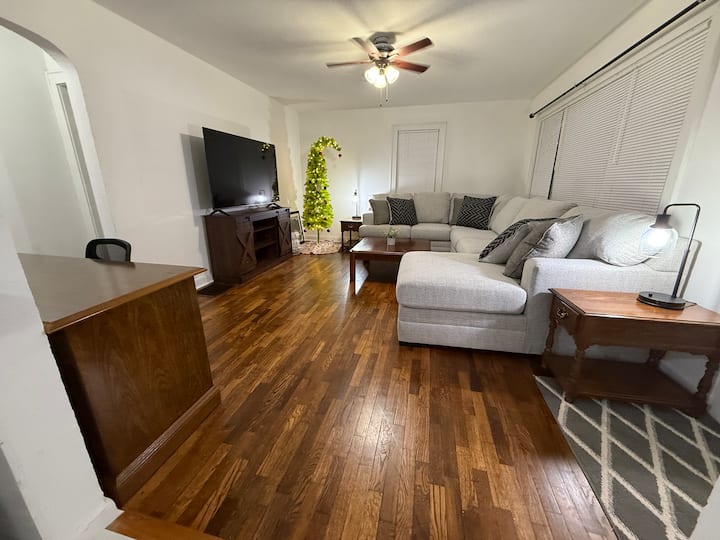 Recently Renovated Cozy Home Close To Marathon - Palestine, IL