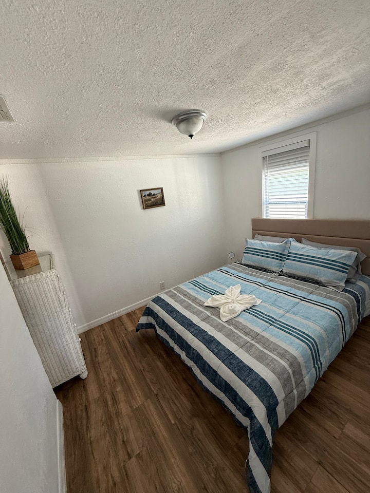 Convenient Stay W/ Private Patio - Near Hospital - Lakeland, FL