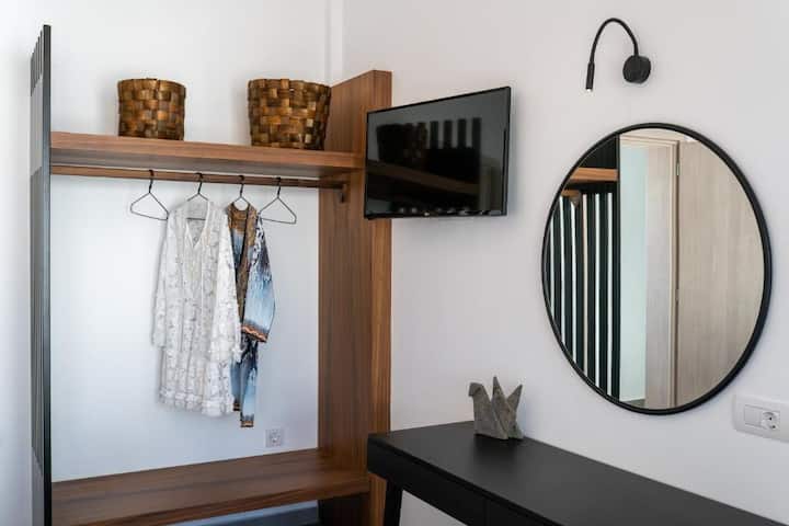 Thira Gold Premier Suite - Santorini