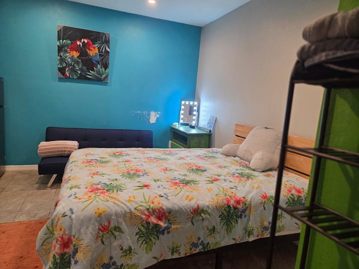 Private Detached Mil Suite - Temple Terrace, FL