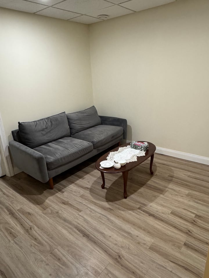 Cozy Modern Basement Suite In Fredericton - Fredericton