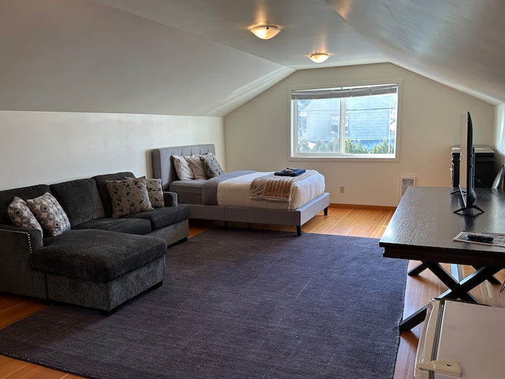 Downtown Revelstoke Luxury 550 Sq/ft Studio Loft - Revelstoke