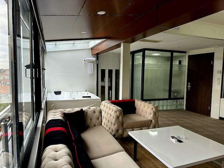 Jakuzili Suit Oda - Ankara Ili, Türkiye