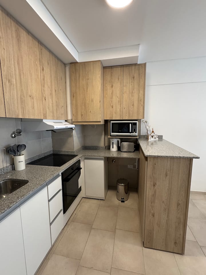 Moderno Spot En Centro De San Juan - San Juan