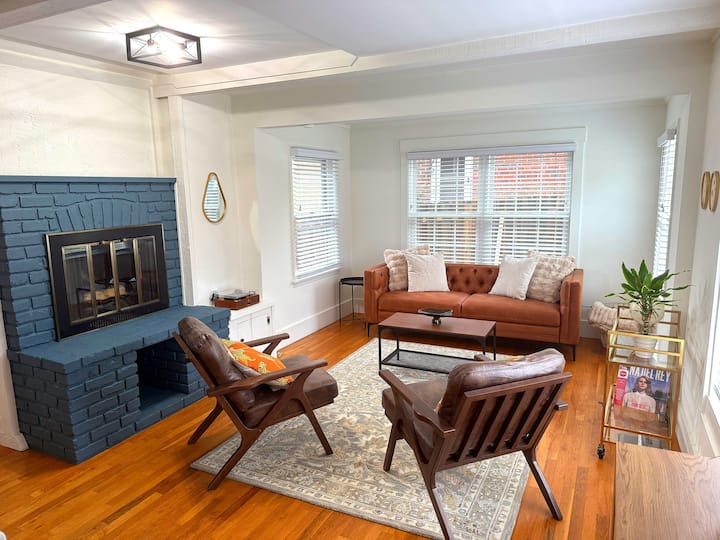 The Red Door Hideaway In Hyde Park - Cincinnati, OH