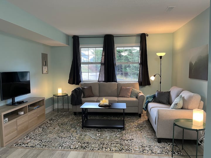 Deer Haven - 1 Bedroom Suite, Private Driveway - Prince Rupert