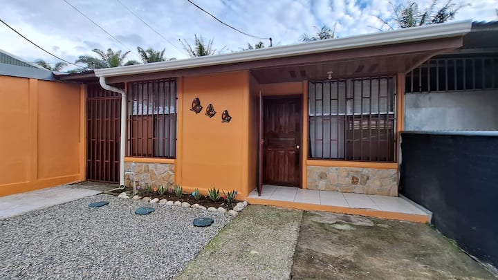 Hospedaje Familiar Los ÁNgeles, Ciudad Neily. - Corredor